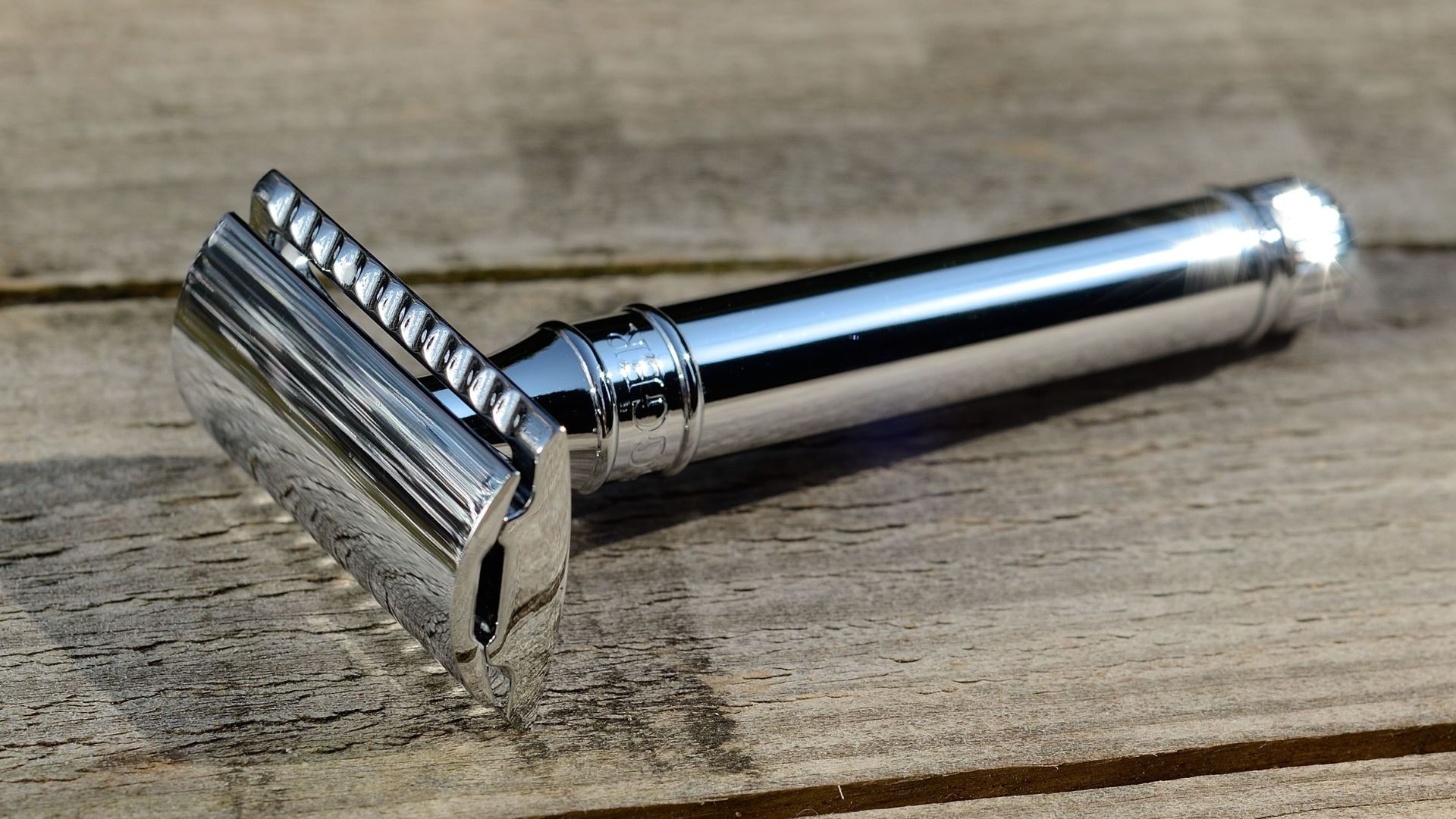What Are the Benefits of Using a Single Blade Razor?
