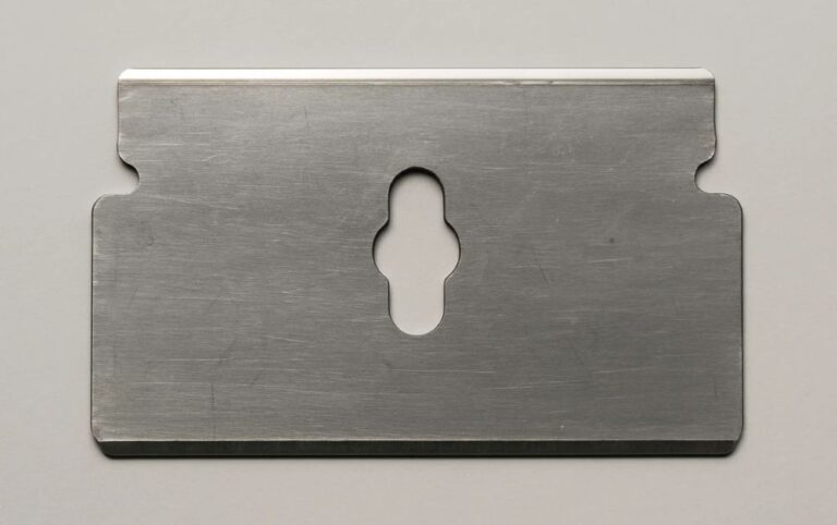Why Do Barbers Prefer Platinum Single Edge Blades?-STARMAXX